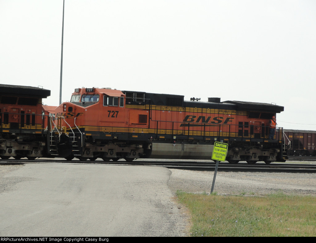 BNSF 727